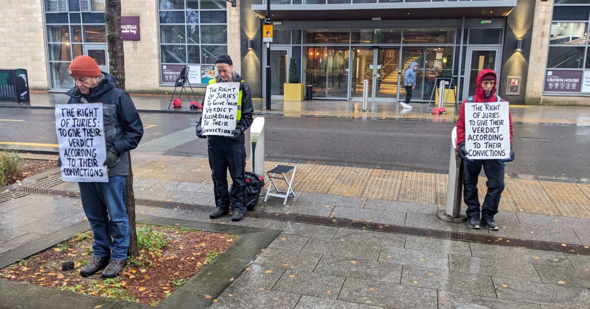 Demonstrators outside Sheffield Crown Court protest against moves to ...