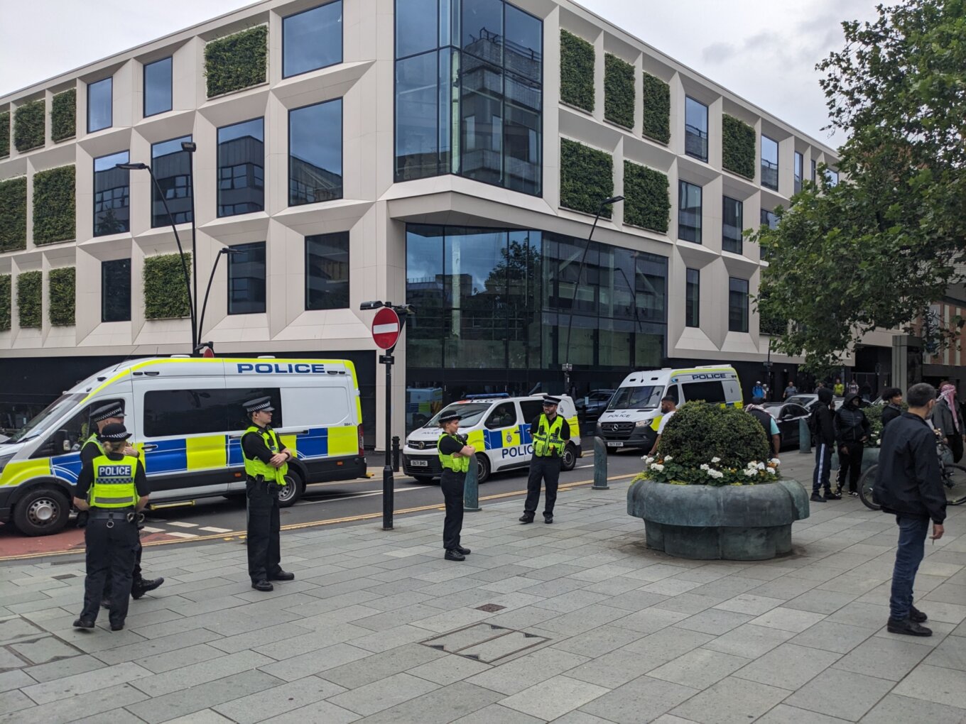 Humiliation for the far-right as hundreds of Sheffielders drive racist ...